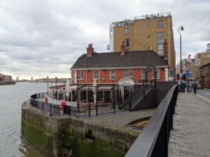 Where to Stay & Things to Do in London: An Incomplete Guide - Randomly ...